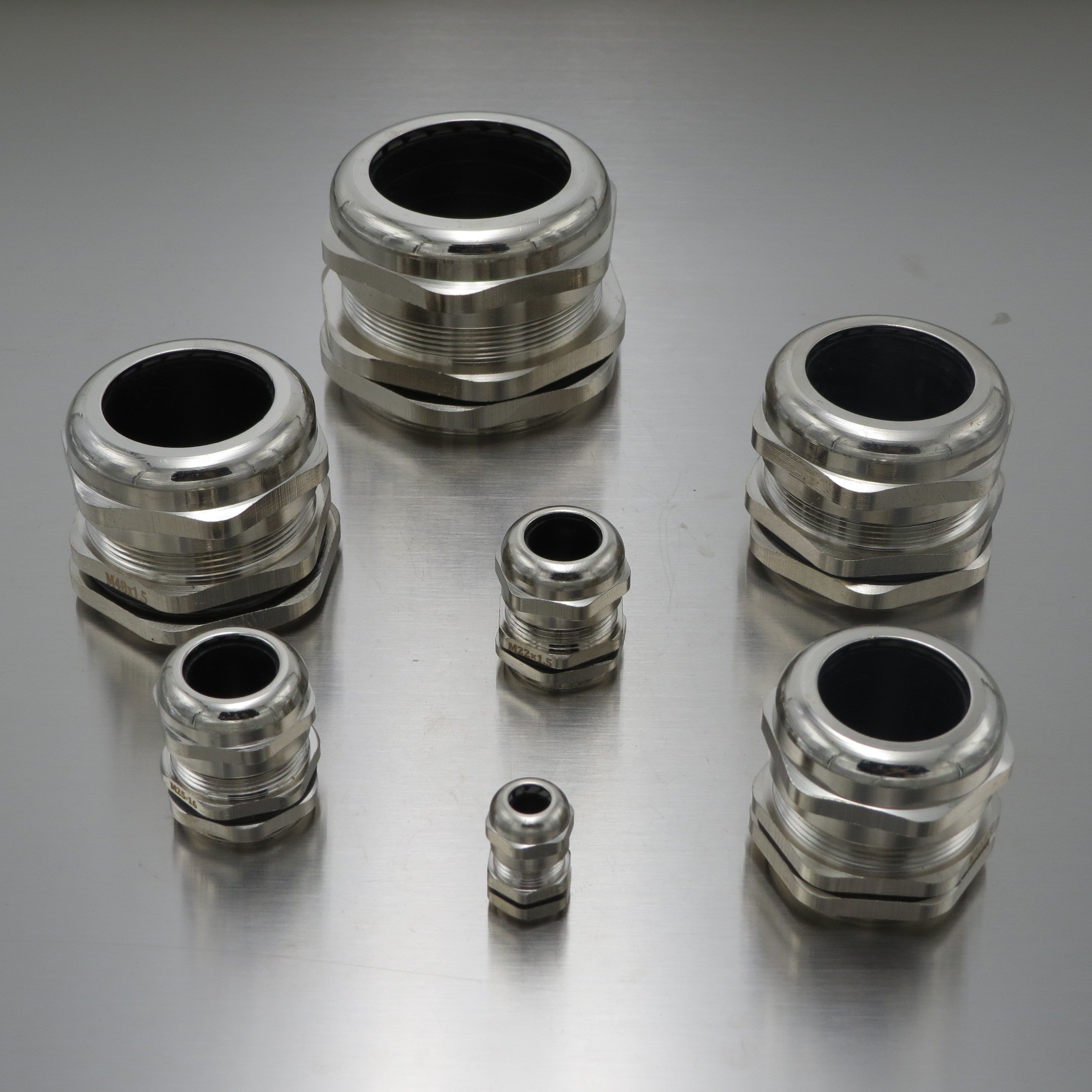 Multiple Entry Cable Gland Alcohol Resistant Dustproof Polypropylene